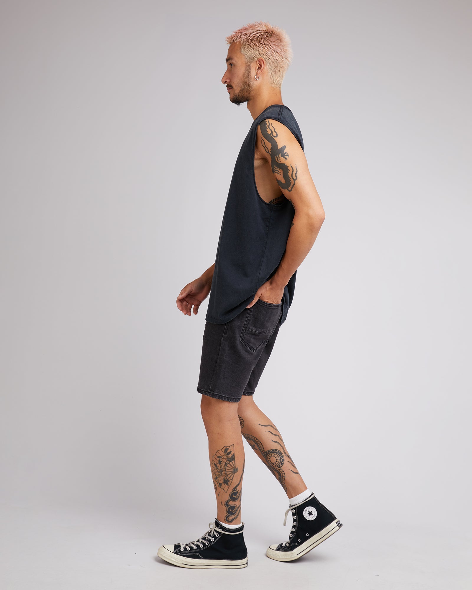 Silent Logo Muscle Washed Black - Edge Clothing